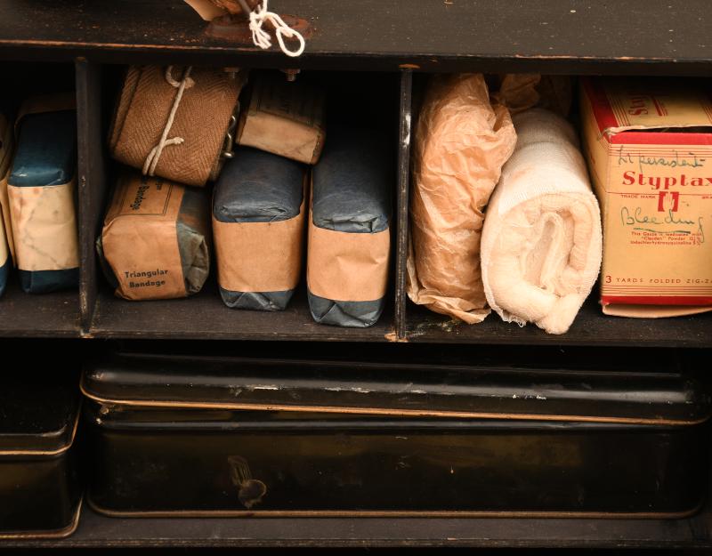 Regimentals | BRITISH WWII AIR RAID PRECAUTION FIRST AID SET.