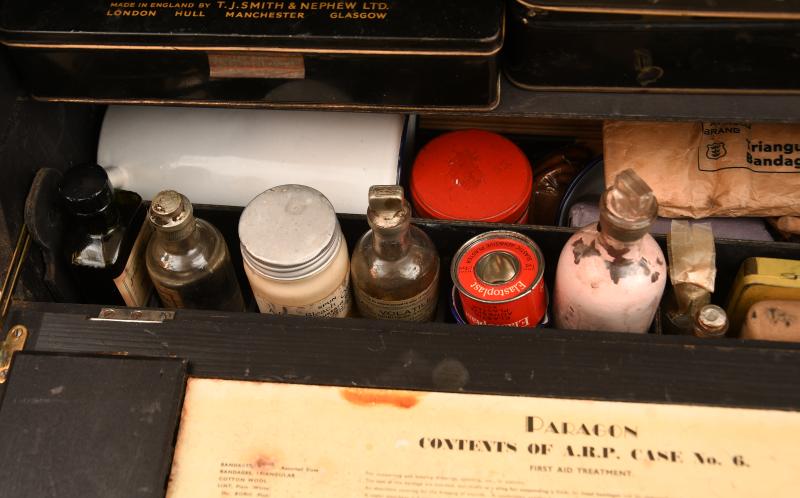 Regimentals | BRITISH WWII AIR RAID PRECAUTION FIRST AID SET.